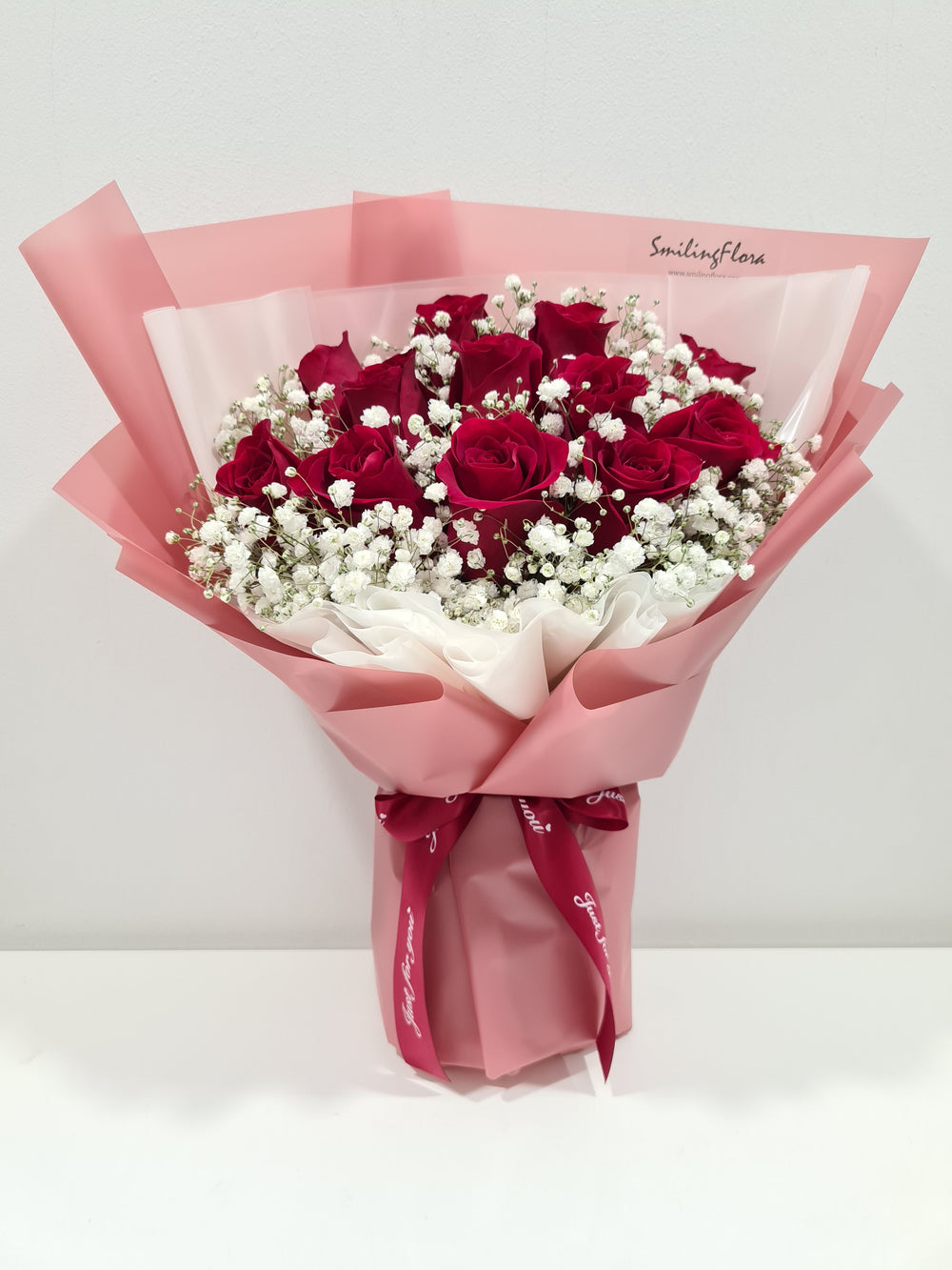 Buy Hand Bouquet Flowers in Singapore Online - Smiling Flora